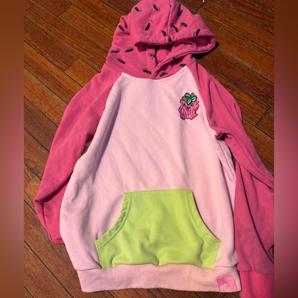 Moriah Elizabeth | Shirts & Tops | Rare Moriah Elizabeth Strawbeary ...